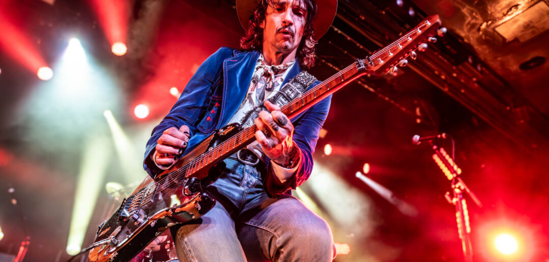 Crónica: The Darkness en Madrid: el que tuvo, retuvo - Octubre 2025 ...